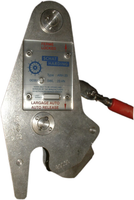 Release hooks Archives - De Wolf Maritime Safety