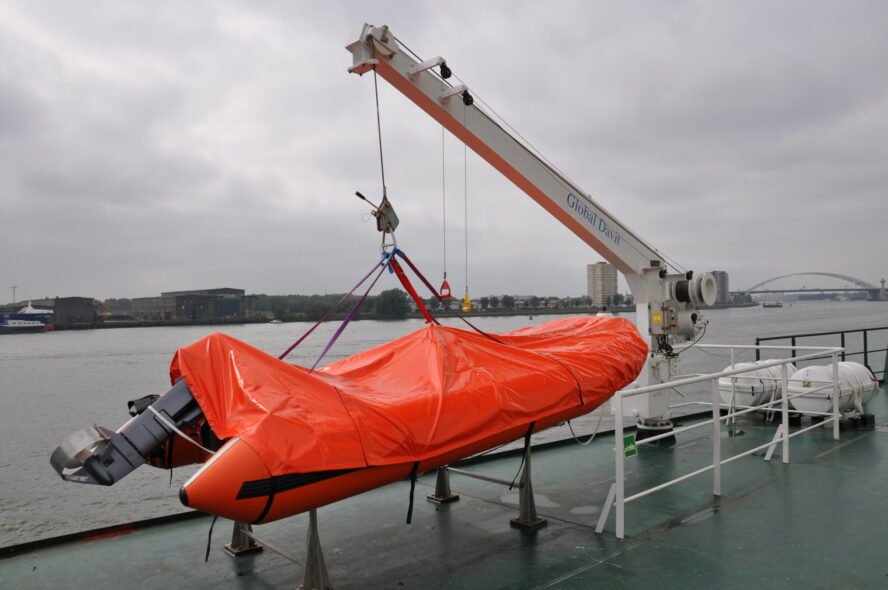 RIBO 450 rescue boat - De Wolf Maritime Safety