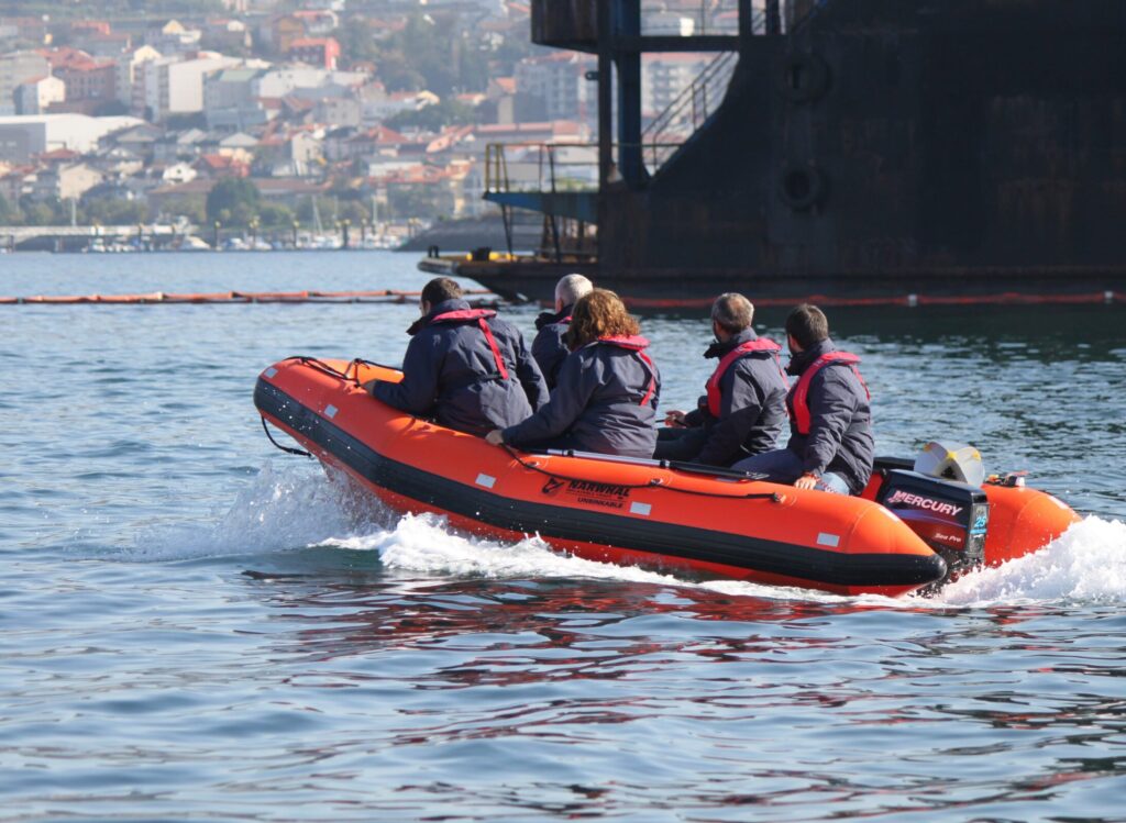 SV-420 rescue boat - De Wolf Maritime Safety