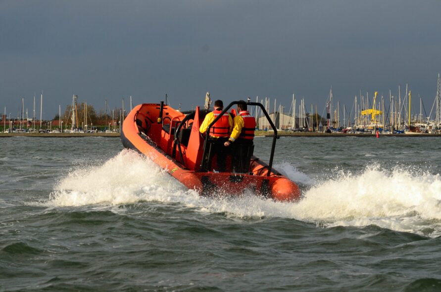 ZH630 fast rescue boat 7 persons - De Wolf Maritime Safety