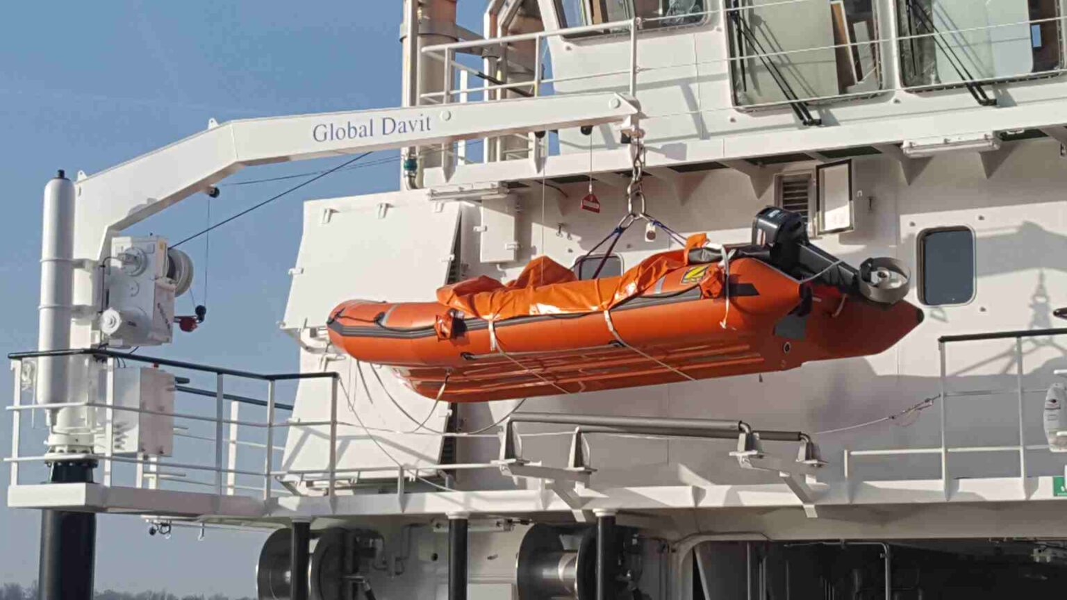 Rescue boat davit - De Wolf Maritime Safety