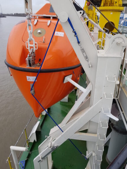 Lifeboat davit - De Wolf Maritime Safety