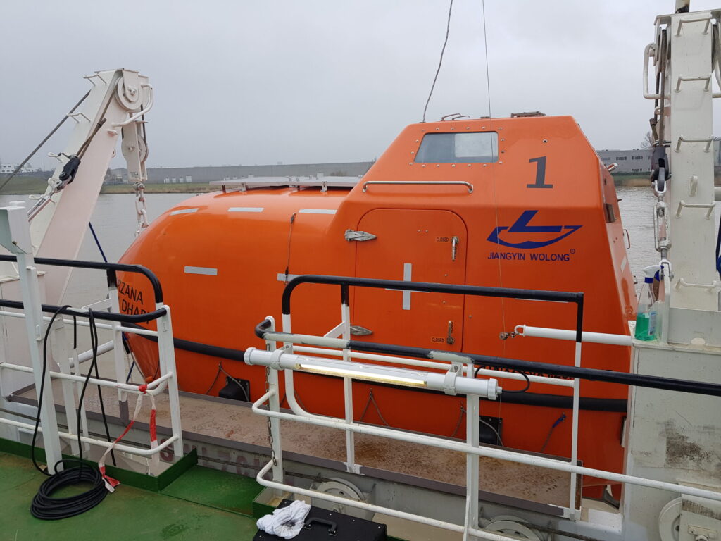 Lifeboat davit - De Wolf Maritime Safety