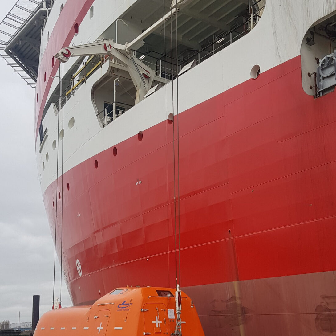 Lifeboat davit - De Wolf Maritime Safety