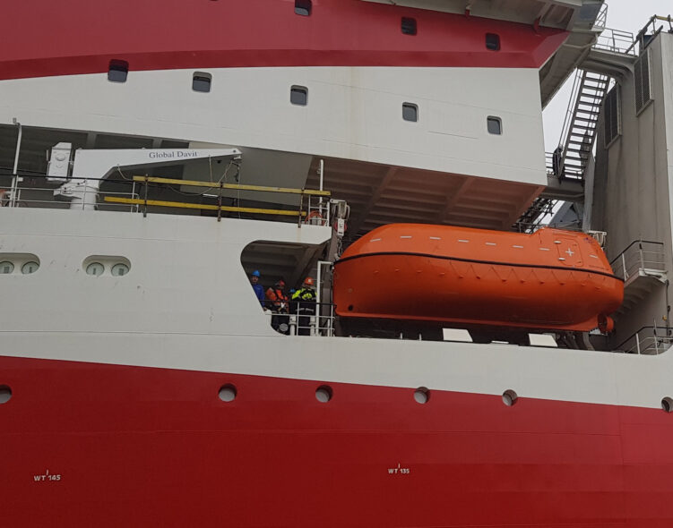 Lifeboat davit - De Wolf Maritime Safety
