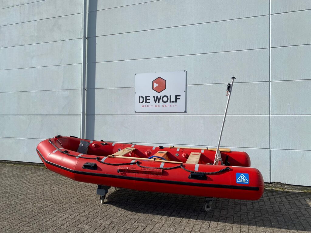 420 IRB inflatable rescue boat - De Wolf Maritime Safety
